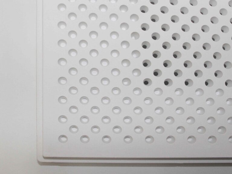 Placa perforada calada de escayola | PREFAES